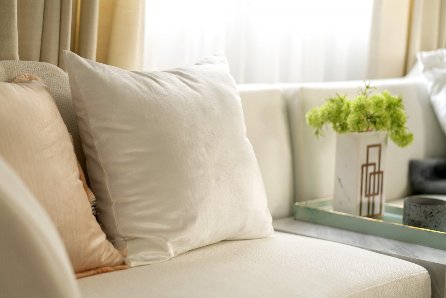 【ソファダイニングの役立つレイアウト例10選】食事もしやすい環境作りを解説！ | Hello Interior NOTE [ノート]